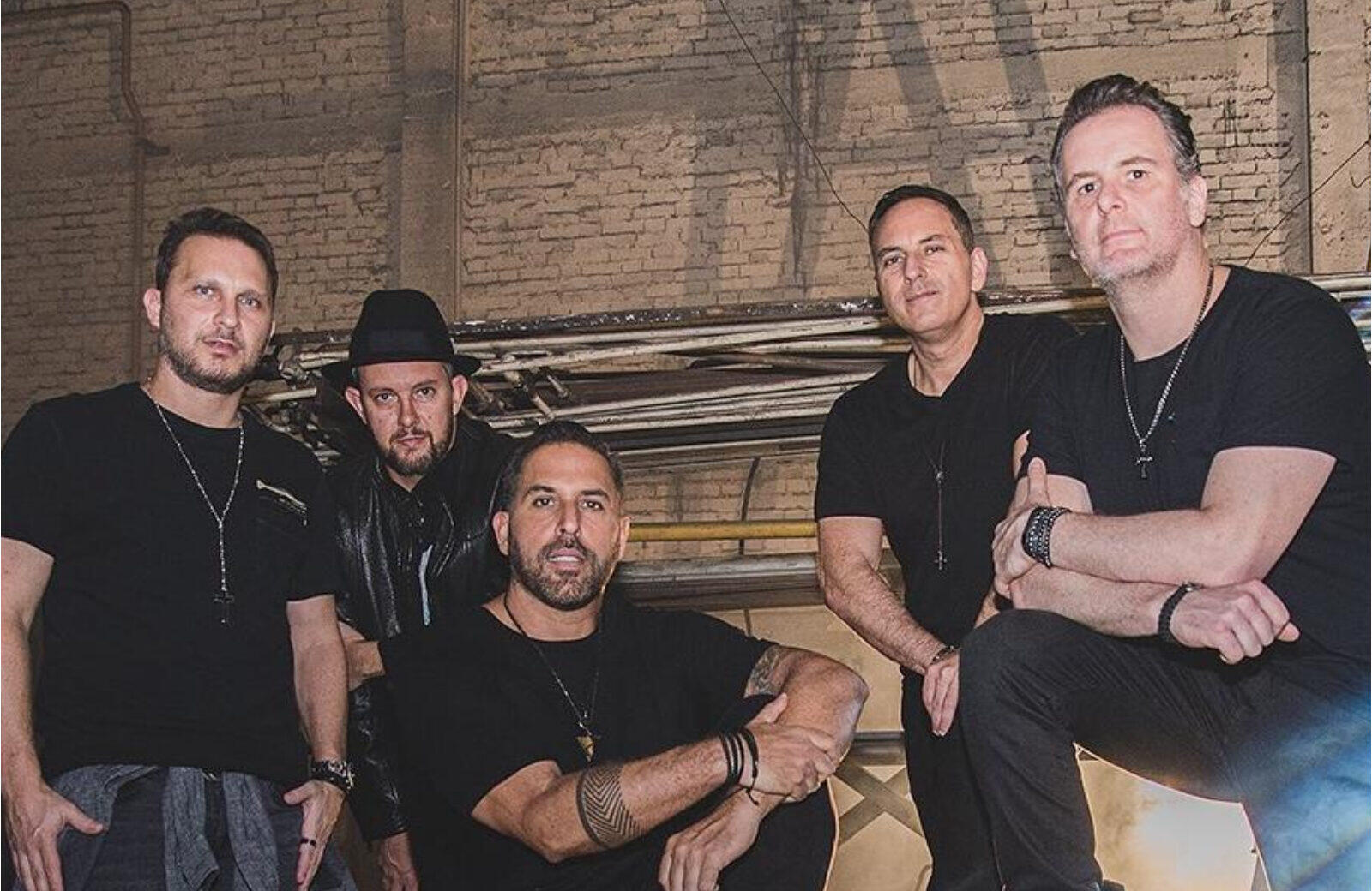 Inimigos da HP vai fazer show em Drive-in em Alphaville