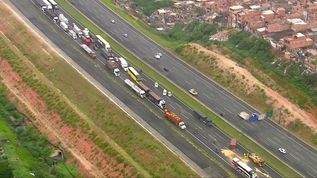 Acidente com carreta em Osasco causa congestionamento no Rodoanel ...