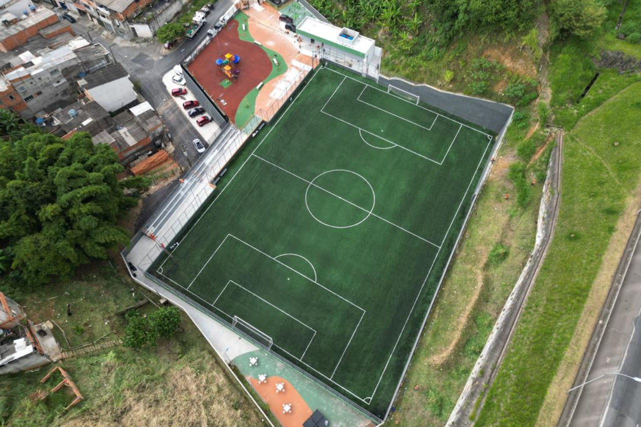 Prefeitura de Barueri entrega novo campo de futebol no Parque Imperial ...