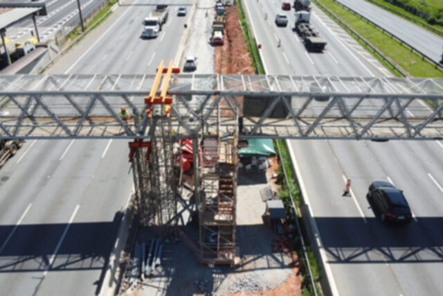 Obras na passarela do Rodoanel em Osasco causam interdição de faixas ...